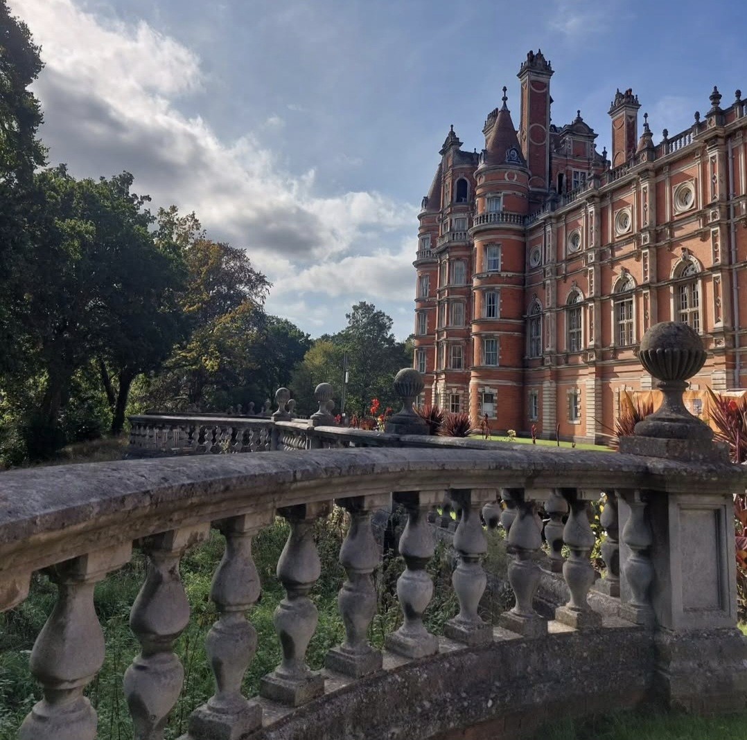 Insanity Radio 103.2FM – Music Is the Cure